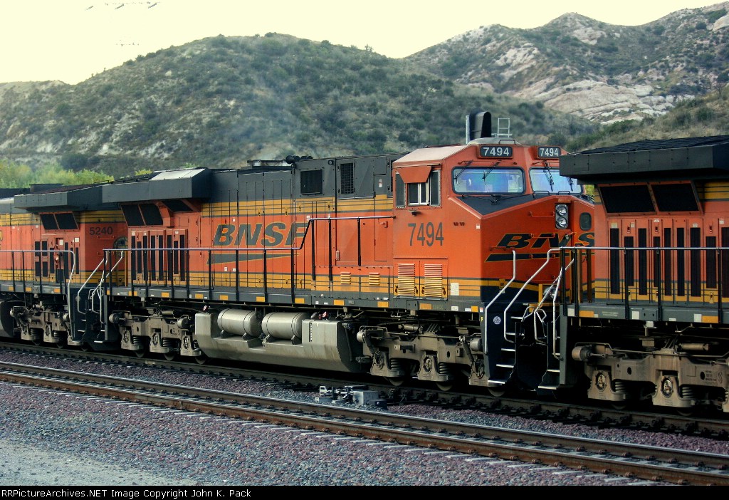 BNSF 7494